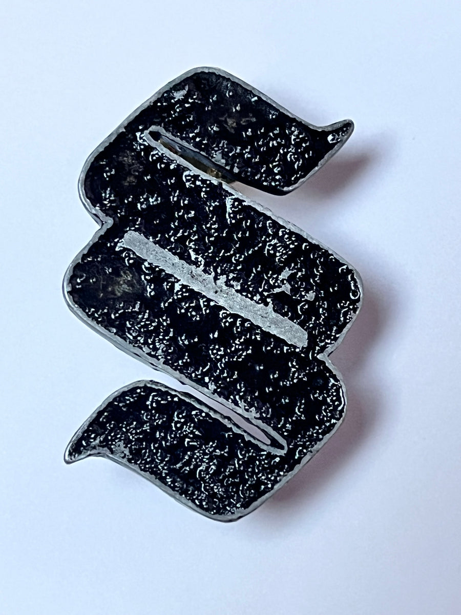 SEKTARISM "S - RUSTY" METAL BADGE PINS – Ars Longa Vita Brevis